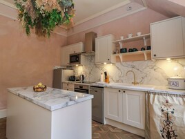 Casa de Campo | Cozinha privada | Um frigorífico, uma máquina de lavar louça, uma chaleira elétrica
