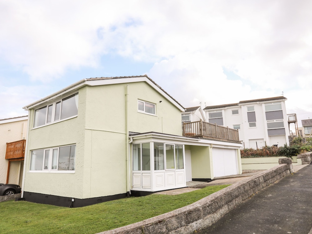 The Little Dolphins - Rhosneigr