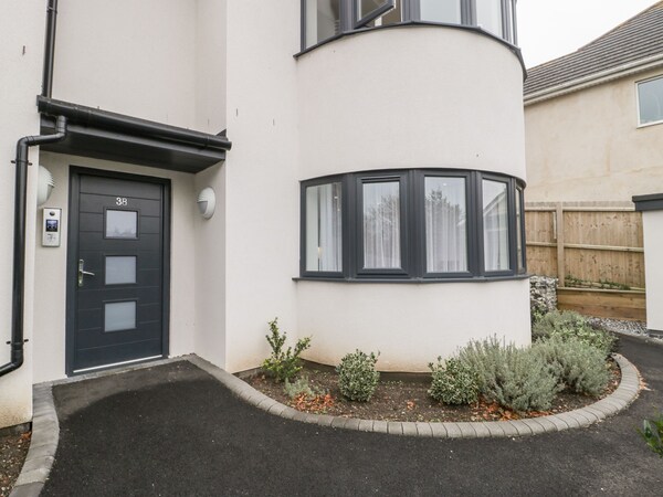 Flat 2, 38 Preston Road - Weymouth