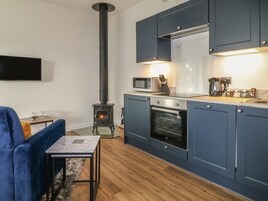 Casa de campo | Cozinha privada | Geladeira, lava-louças, chaleira elétrica, torradeira