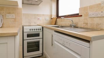 Casa de campo | Cozinha privada | Geladeira, lava-louças, chaleira elétrica, torradeira