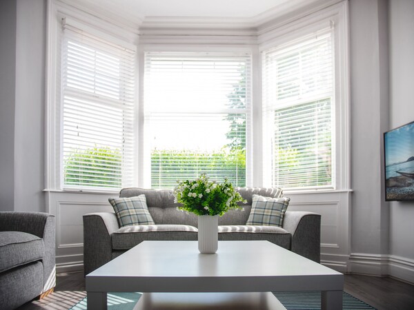 Oxford House - Llandudno