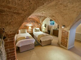 Casa de Campo | 2 quartos, com decoração personalizada, com mobília individualizada 