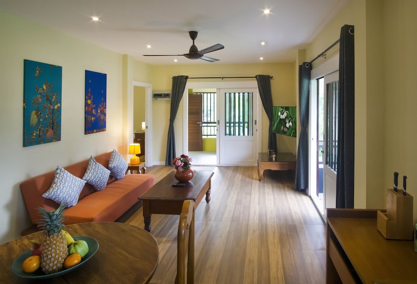 Private 1 Bed Apartment With Free Moped & Office - 사무이섬