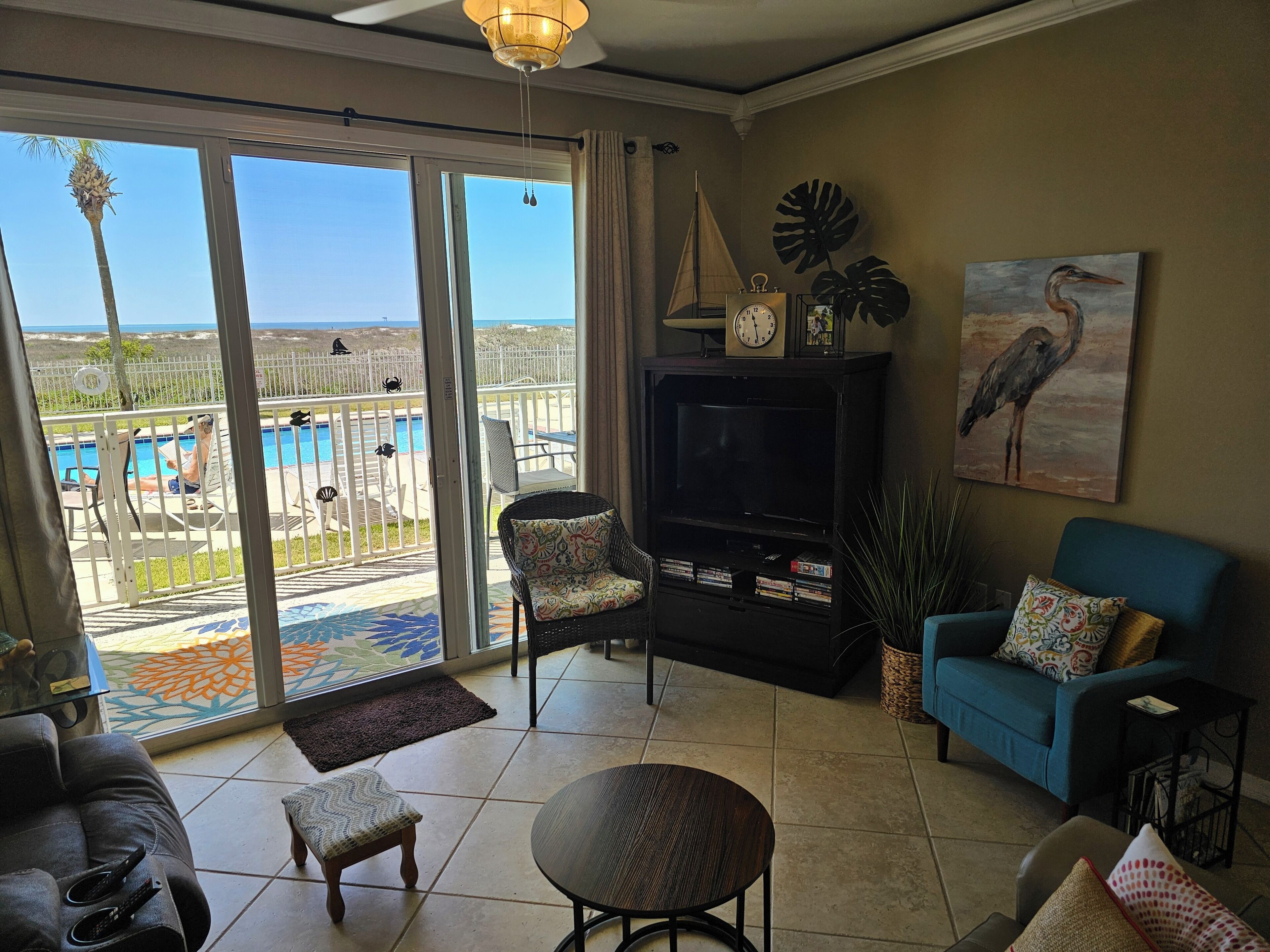 Inn At Dauphin Island 110--walk-in Shower! Walk Out To Pools And Beach!! - Dauphin Island, AL