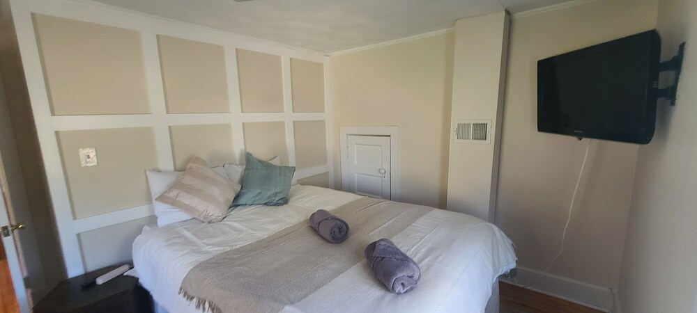 Spacious And Peaceful W/ Private Beach & Boat Ramp - Maryland