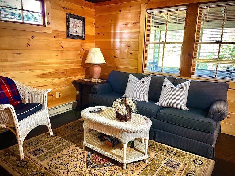 Cottage By The Lake #3 - Blossoms - Wellington State Park, Bristol