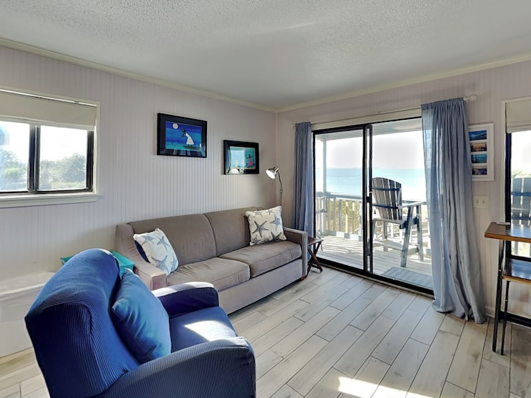 Cozy Waterfront Escape W. Community Pool + Ocean Views. - Fort Pulaski National Monument