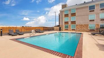 Piscina externa sazonal