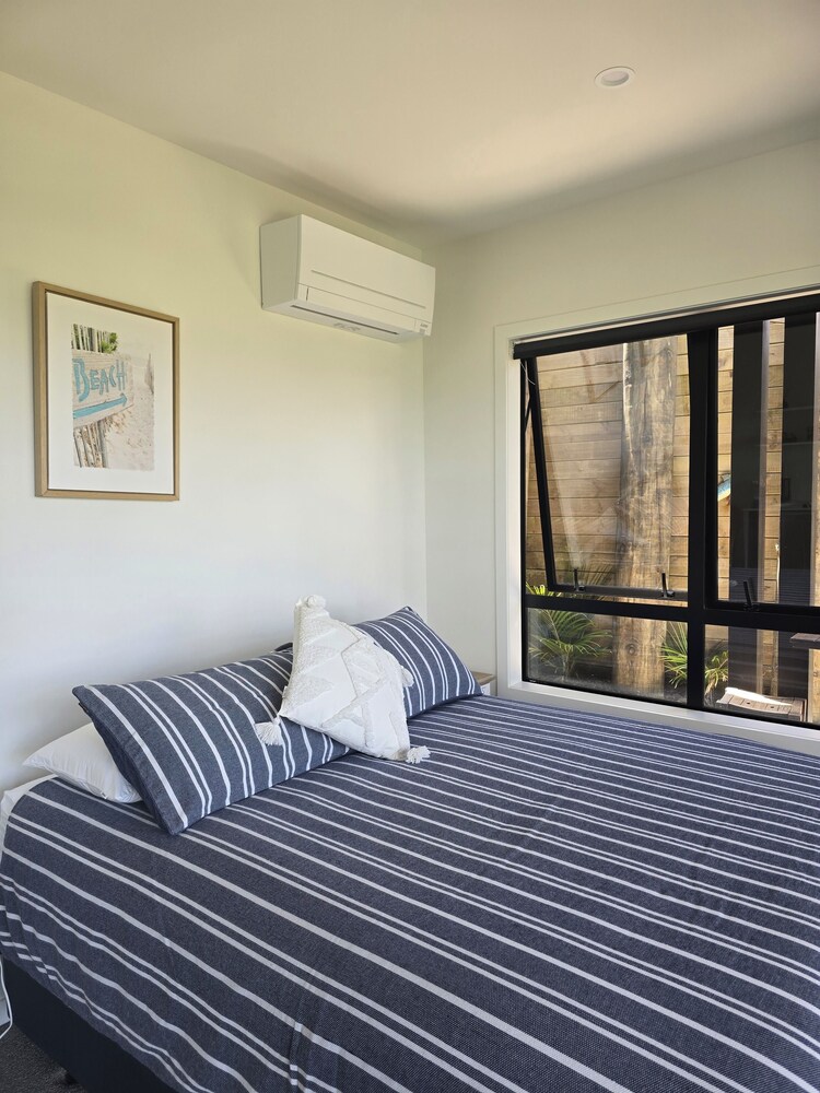 Self Contained Studio Room With Private Entrance And Stunning Sea Views - Bay Of Islands