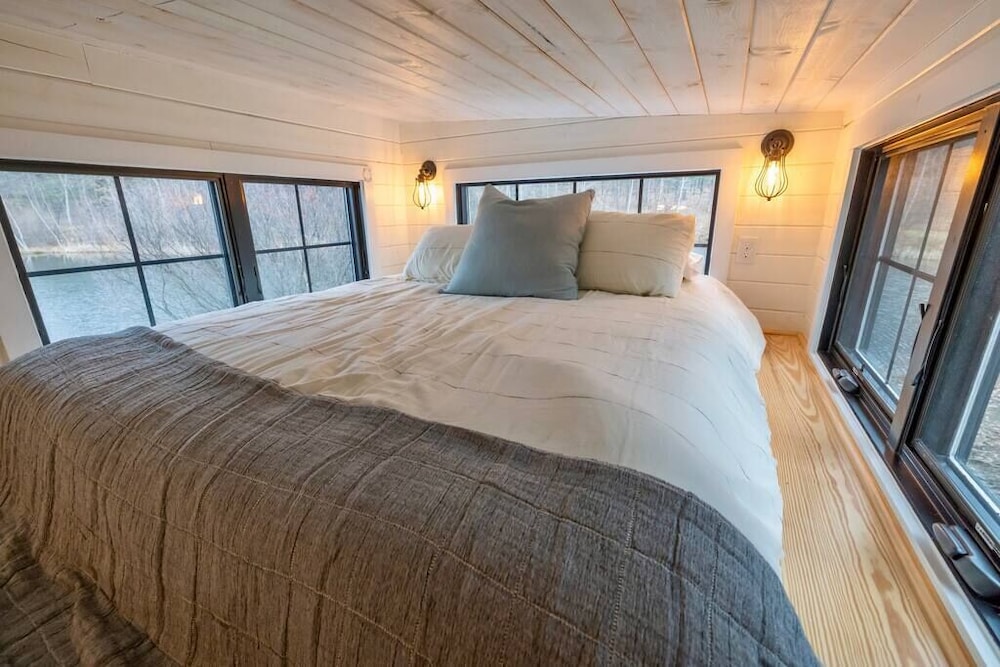 Tiny Home 2 Hrs Nyc And Bos Lakefront Wifi - North Chatham, NY