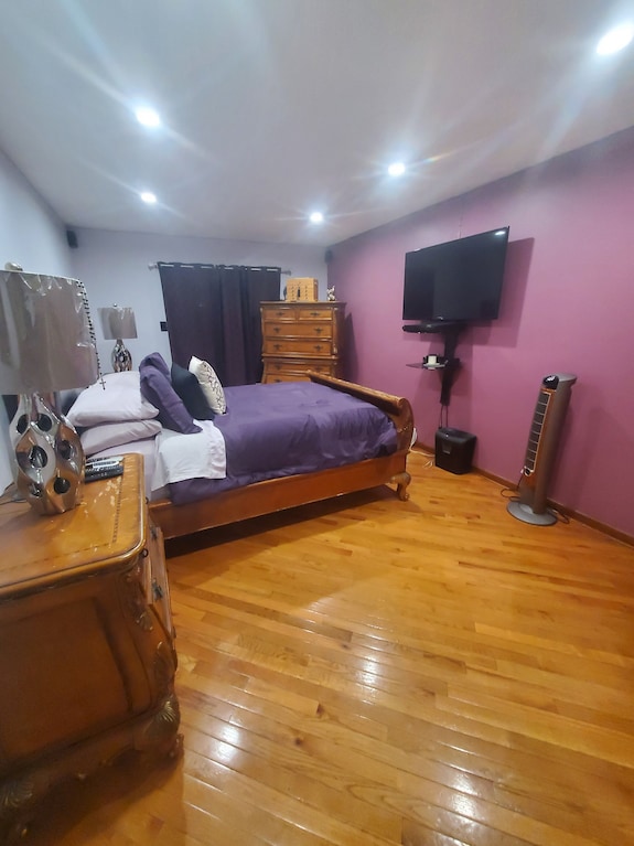 Elegant Large Bedroom (Stay With Lulu) - New York City