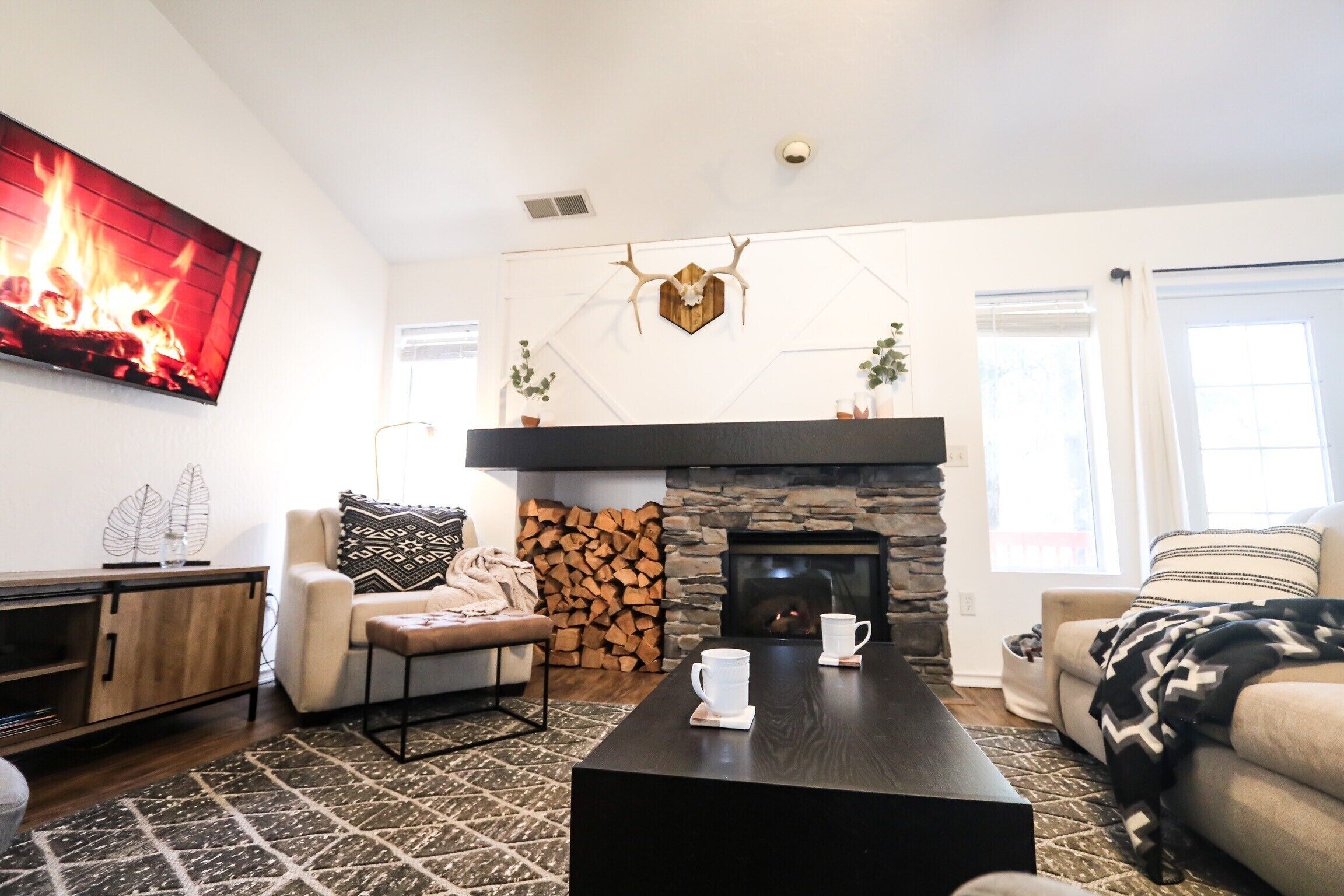 New Listing! Prime Location, Southwestern Modern! - Flagstaff, AZ