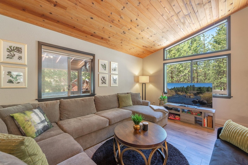 Modern Upgraded Tahoe Donner 3br Mountain Cabin! Pet Friendly! - Truckee, CA