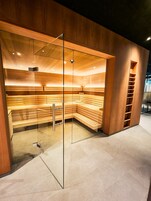 Apartamento executivo, 3 quartos, sacada | Cofres nos quartos, individualmente decorados