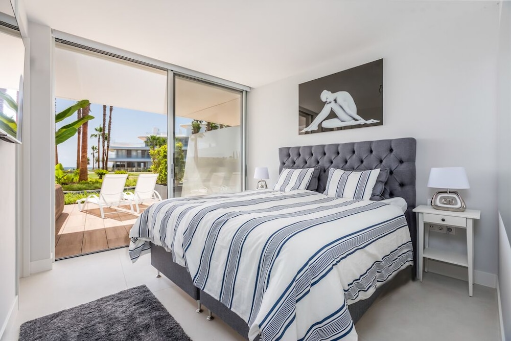 The Edge Estepona Luxury Frontline Beach Apartment - Casares