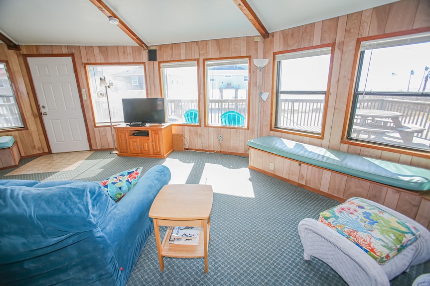 Classic Octagon House With Excellent Beach And Jetty Views! - Freeport, TX