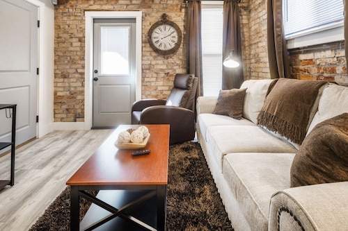 Close To Downtown Comfy 1 Bed 1 Bath Apartment - Salt Lake City