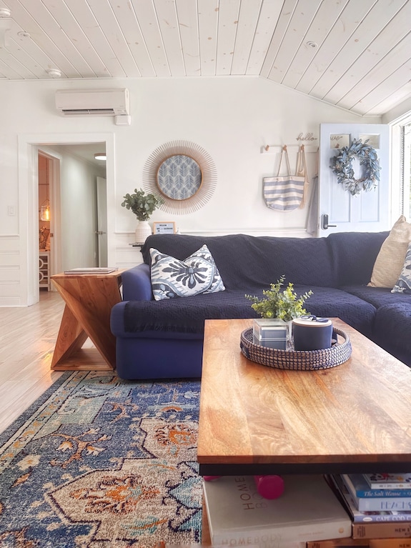 Luxurybeachhouse*walk2beaches*firepit/bikes/fencedyard/kingbed - Seagull Beach, MA