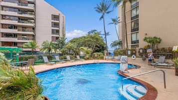 Apartamento em Condomínio Fechado, 2 quartos | Piscina
