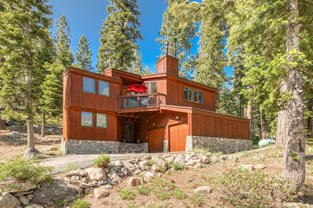 Big John at Alpine Meadows- Mins to Skiing + Ski Shuttle, Bear Creek ...