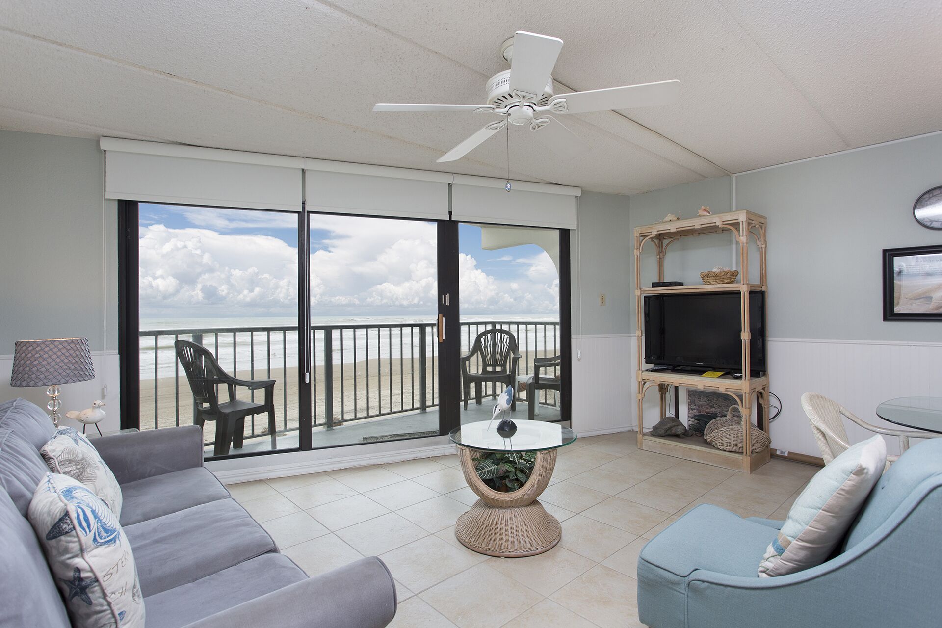 Bright Beachside Condo With Pool, Hot Tub & Direct Beach Access! - South Padre Island, TX