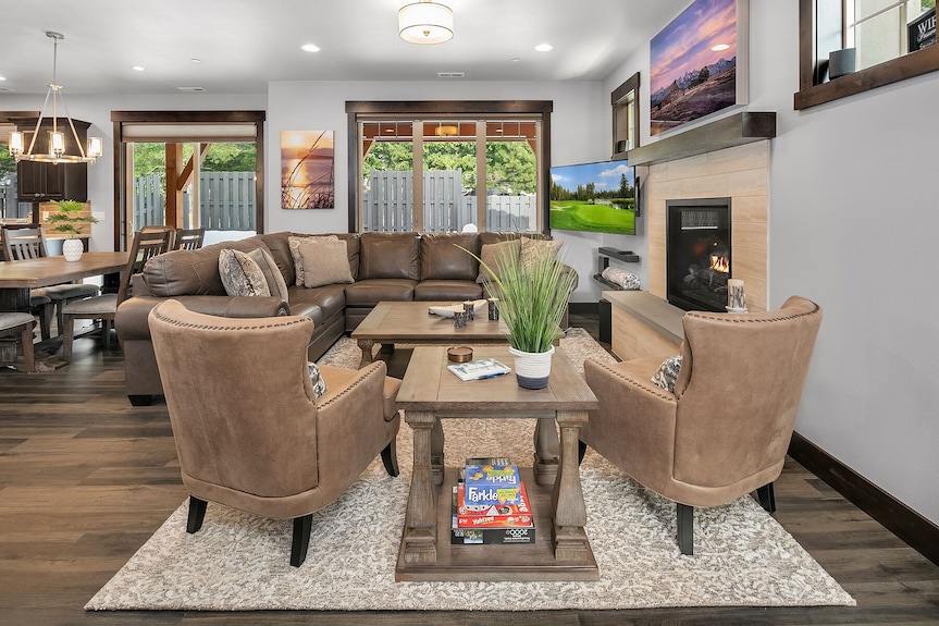 4 Master Suites - Great Value! Walk To Golf, The Spa, And Portals Restaurant! - Roslyn, WA