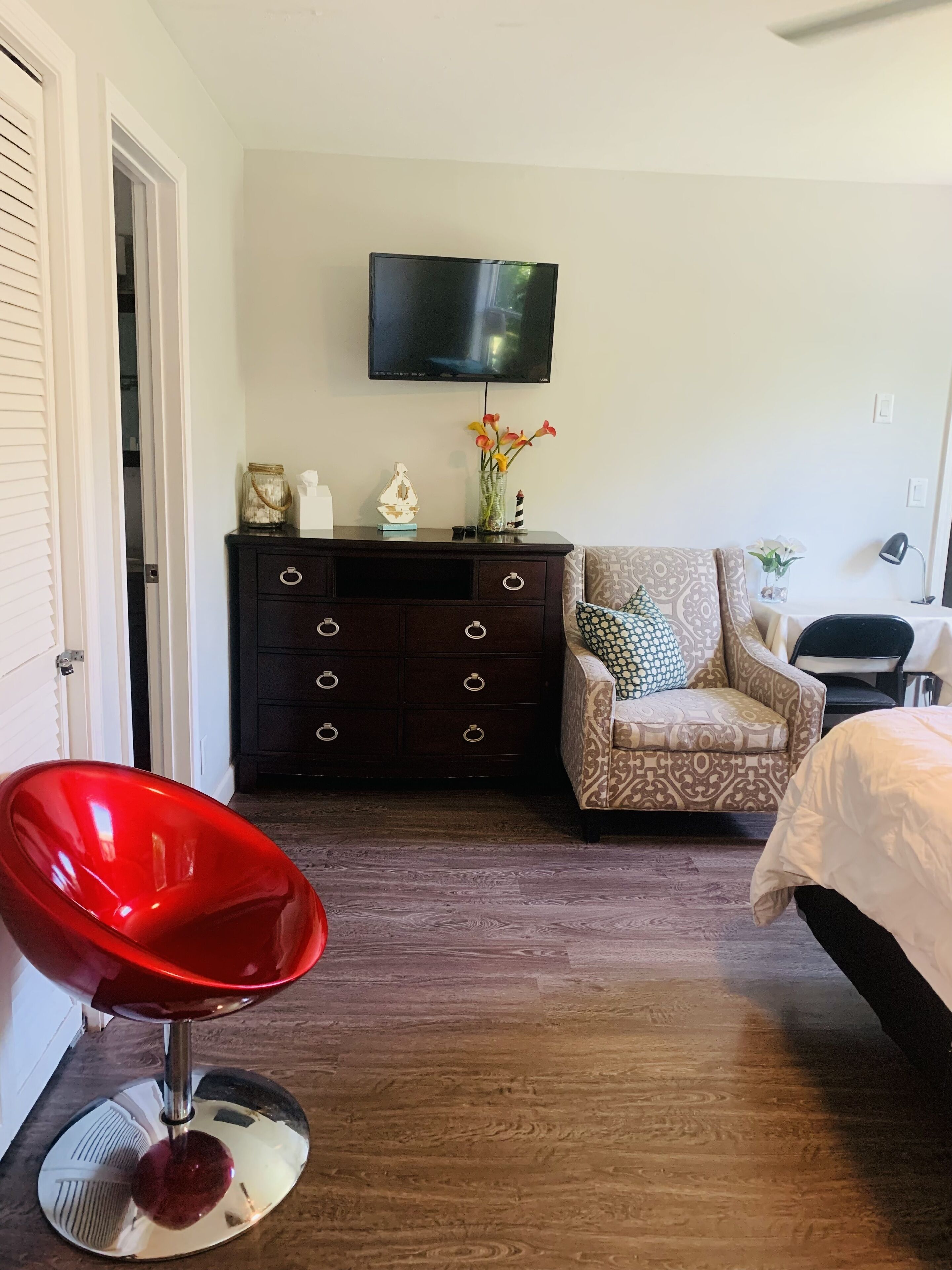 Totally Private Studio -- Private Entry -- Newly Renovated - Fits 3 People - Pompano Beach, FL