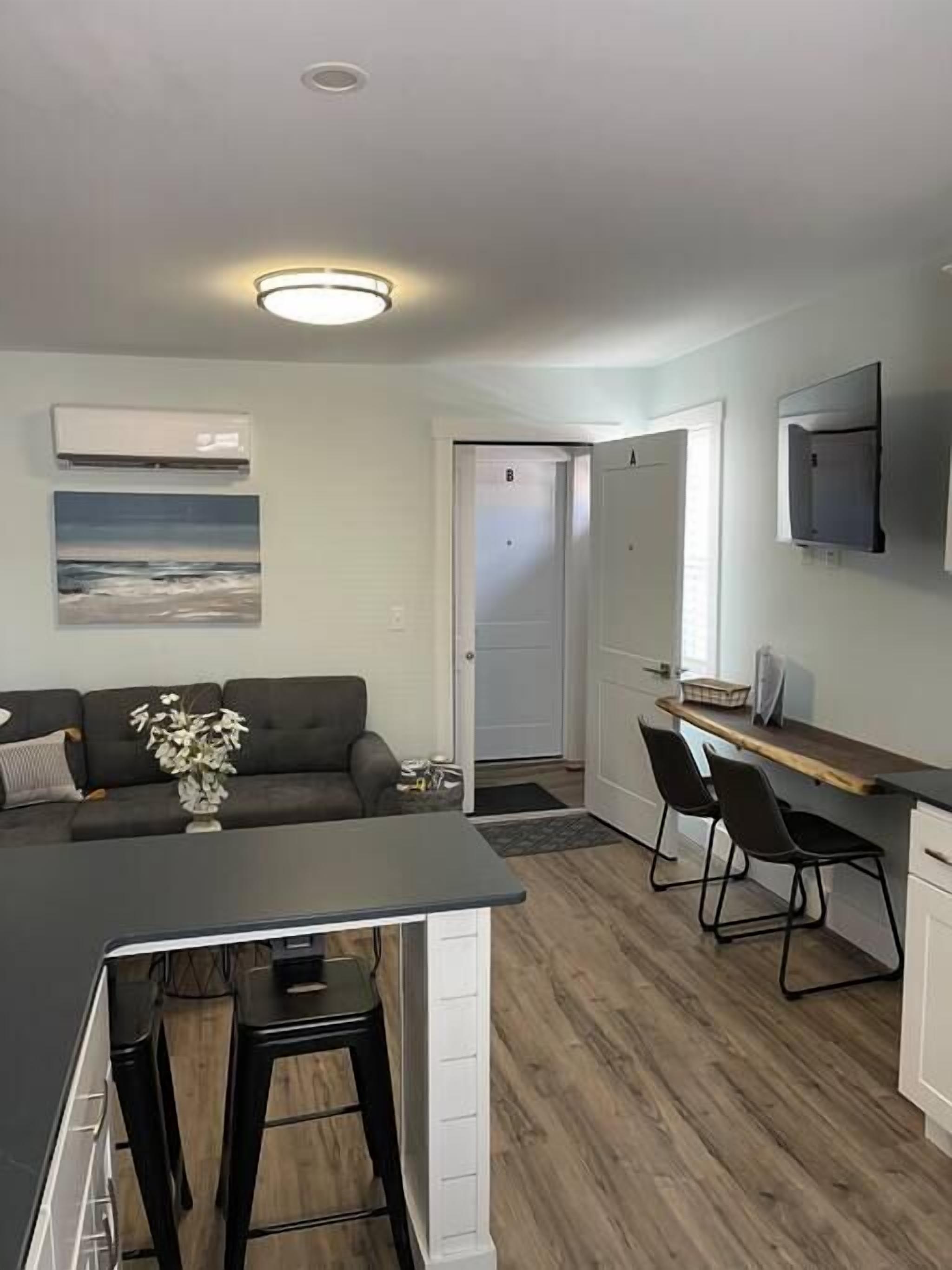 Beach Chic Lbi Apartment- 1 Block From Beach - Long Beach Island, NJ