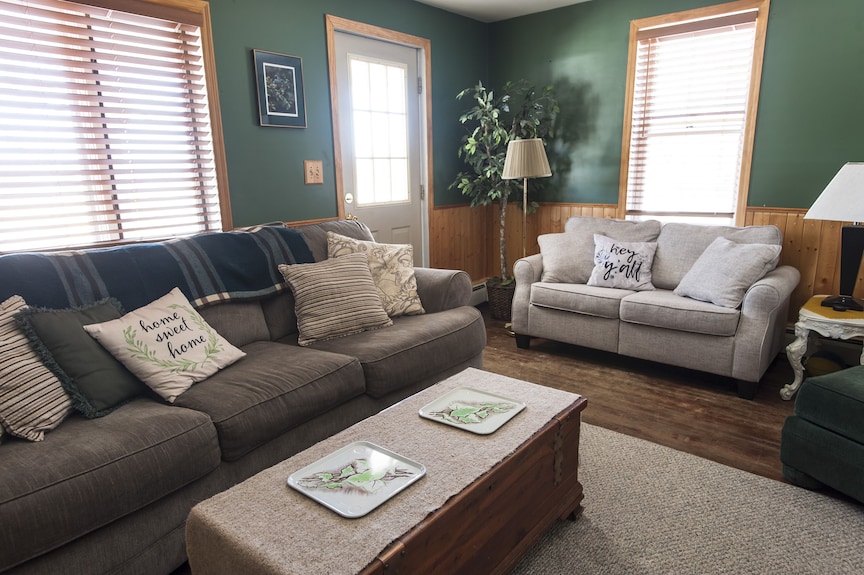 Vacation Cottage Overlooking Lake Superior! - Munising, MI