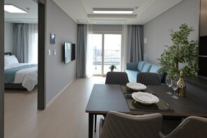 Suíte | Área de estar | TV de tela plana, pisos aquecidos