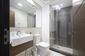 Apartamento Nobre, 2 quartos, Vista para a cidade | Casa de banho | Um polibã, artigos de higiene pessoal grátis, um bidé, sabão 