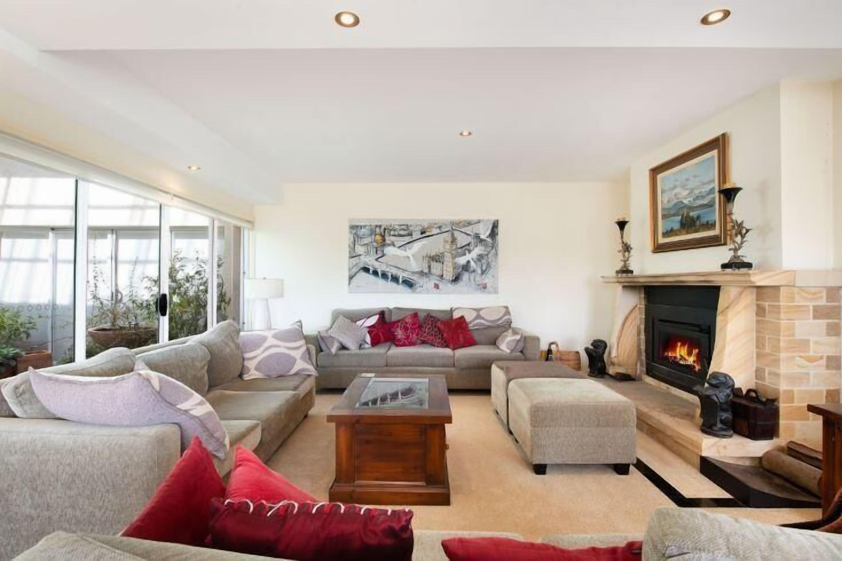 Bundanoon Lodge - Stay At This Beautiful Property Where You And Your Family And Friends Can Enjoy Quality Time In The Nsw Southern Highlands - Bundanoon