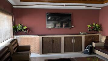 Quarto Triplo | Sala de estar | Televisor LED