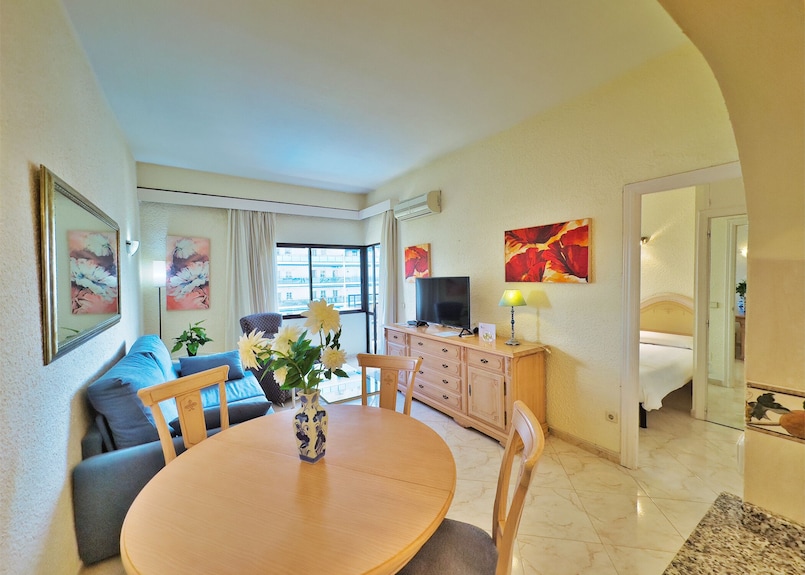 Skol 526 - Beachfront 1-bedroom Apartment With Sea Views - Marbella