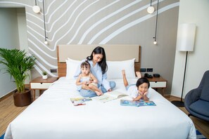 Roupa de alta qualidade, cofre com capacidade para portátil, secretária 