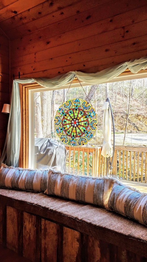 Jocassee Gorge Mountain Lodge On Creek-waterfront - South Carolina