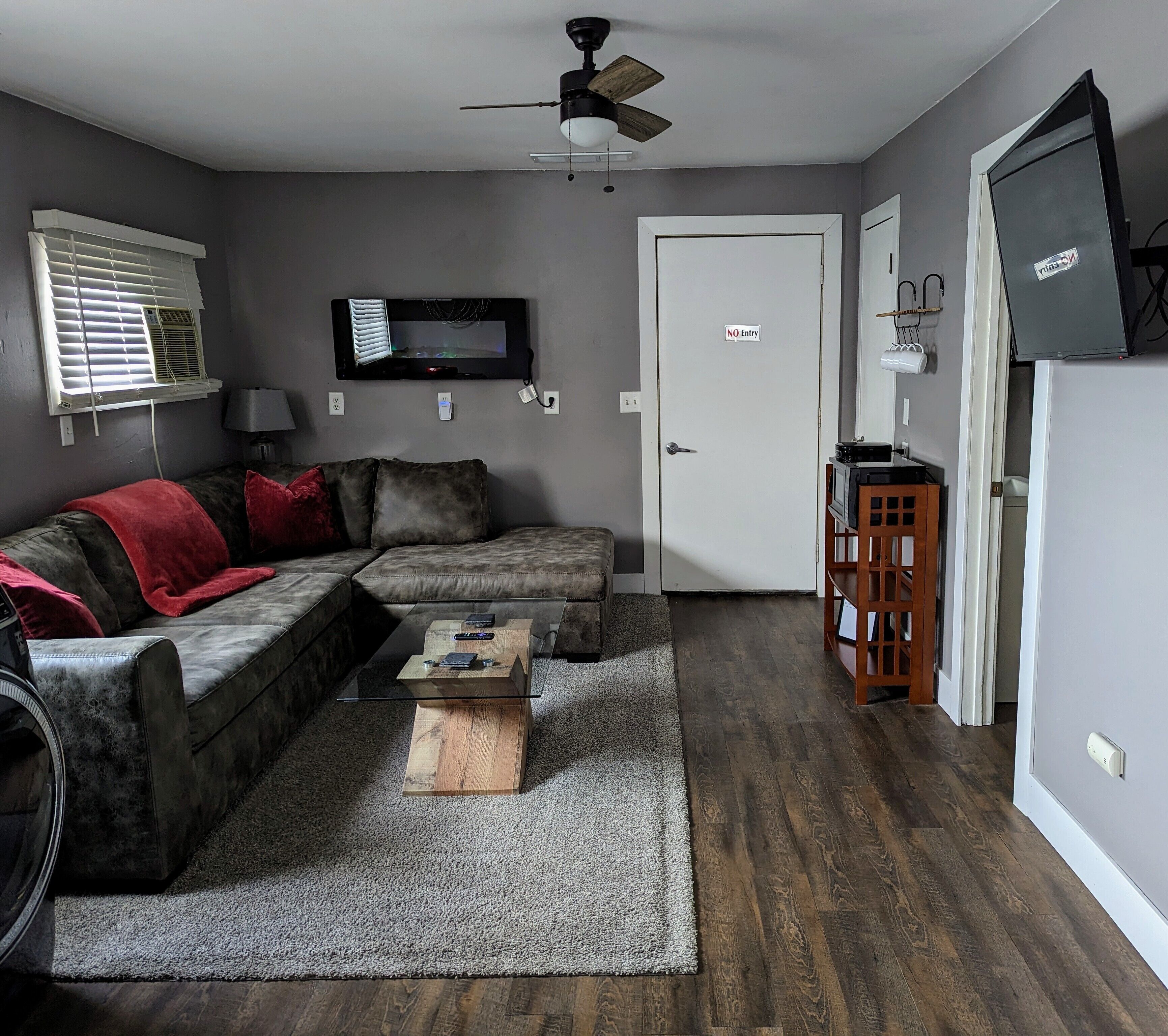 Cute & Cozy Cottage\n - Lake Kegonsa State Park, Stoughton