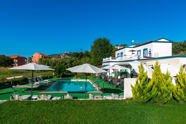 Akis Villa Studios & Apartments With Pool - Corfu