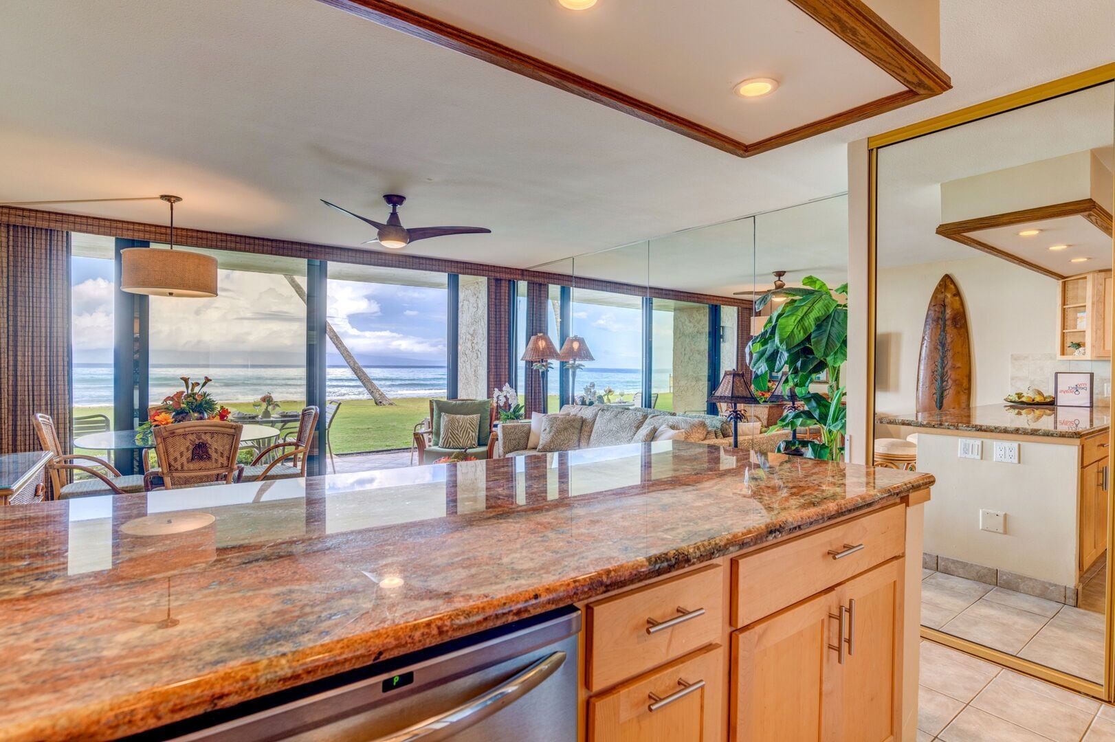 Oceanfront 1bd Condo With Endless Ocean Views - Lāhainā, HI
