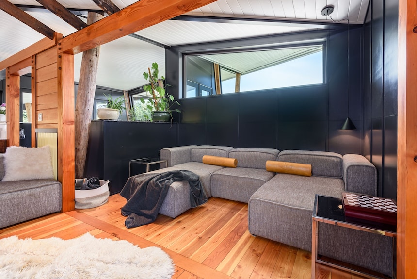 Rare Gem - 'The Camp House' - Courtenay