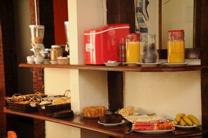 Pequeno-almoço tipo buffet diário incluído