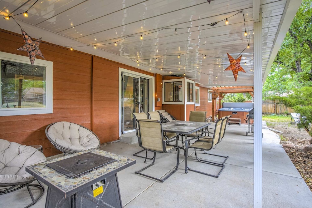 Broadmoor Retreat | Hot Tub & New Furniture - Colorado Springs, CO