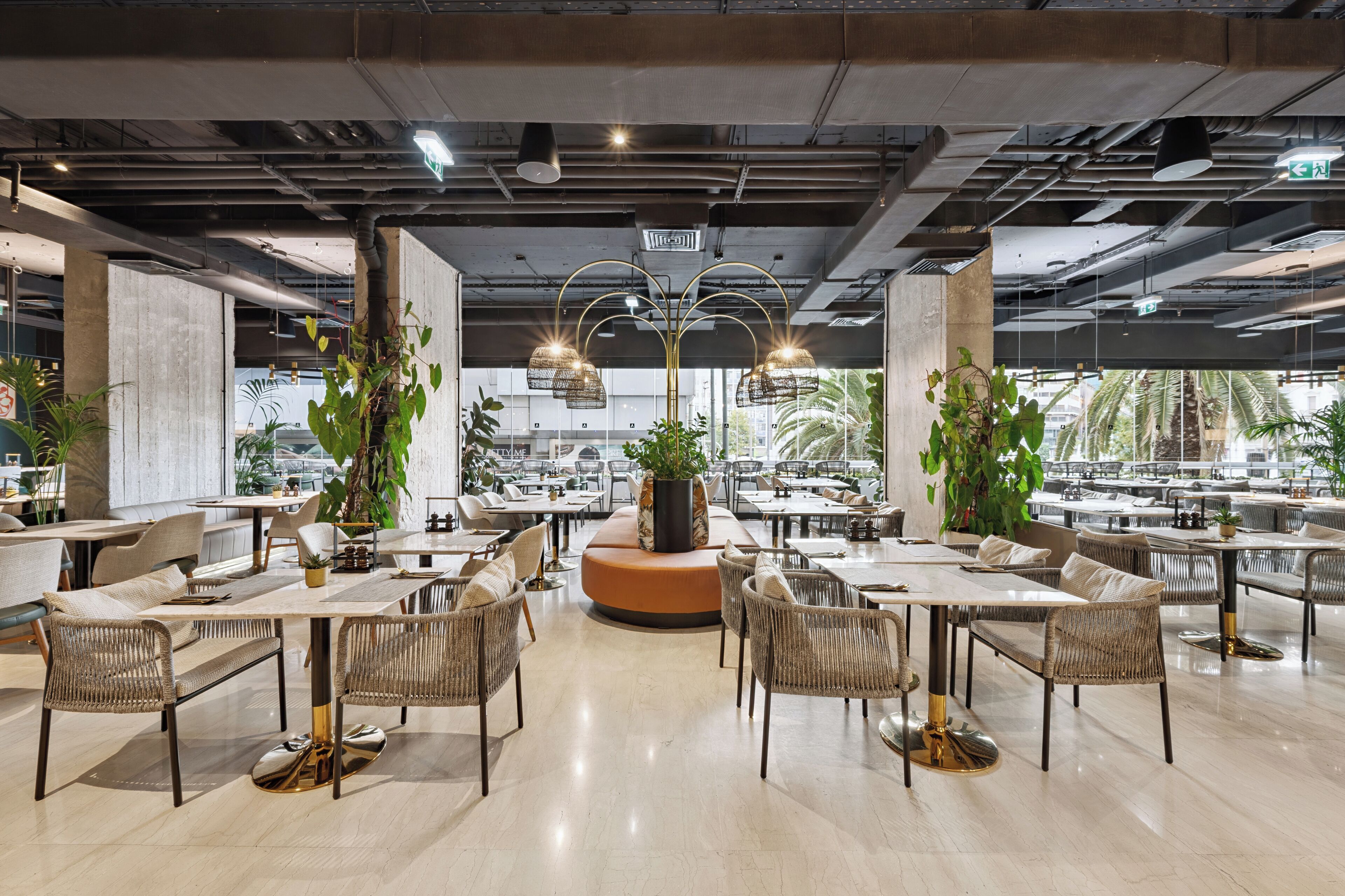 Pequeno-almoço tipo buffet diário (18 EUR por pessoa) 