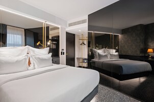 Quarto Duplo ou Twin (Cosy) | Roupa de alta qualidade, minibar, cofre no quarto, secretária 