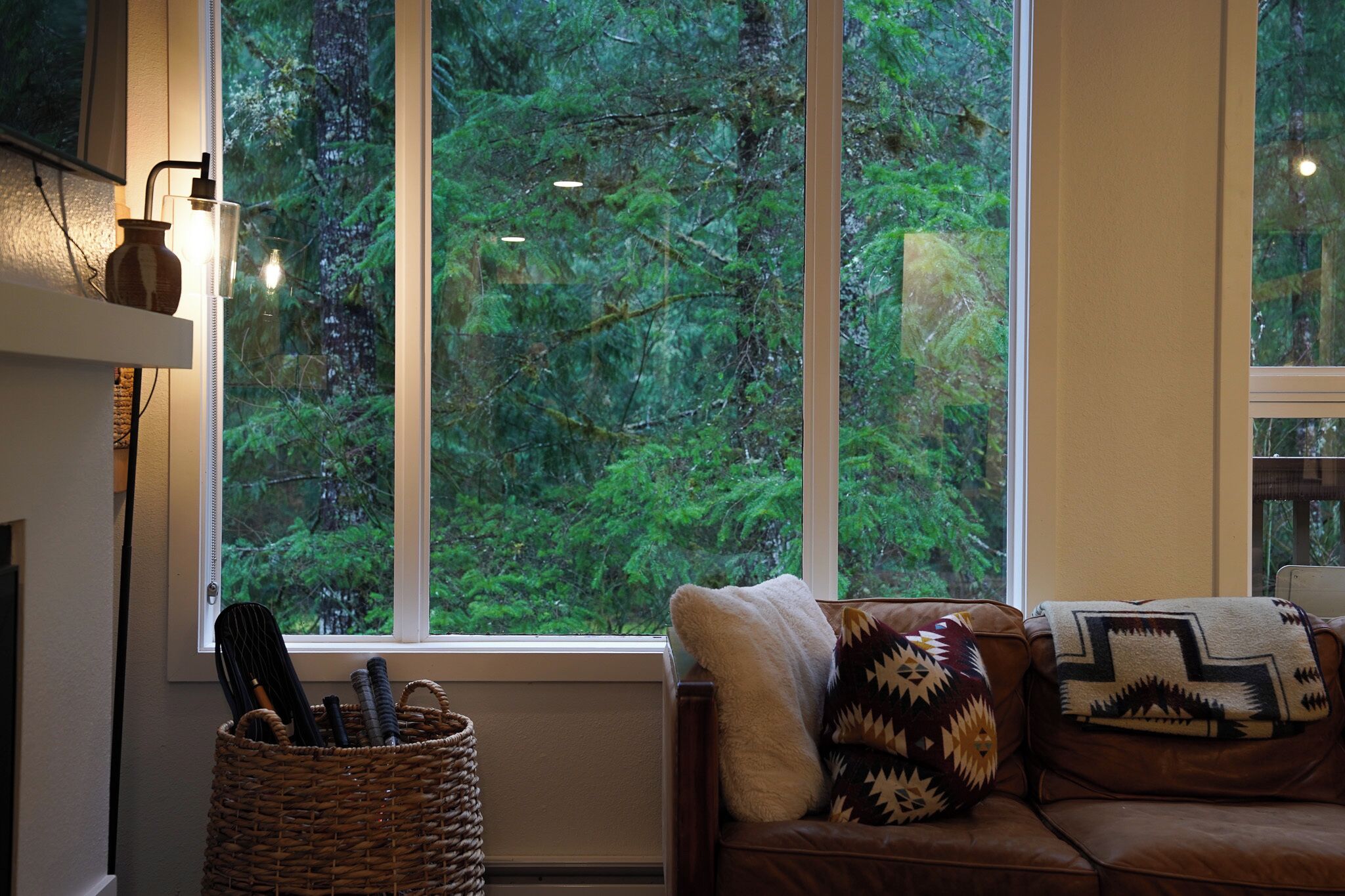 Luxury Condo, Fireplace, Pet Friendly, Pool, Sauna, Clubhouse, Wifi - State of Washington