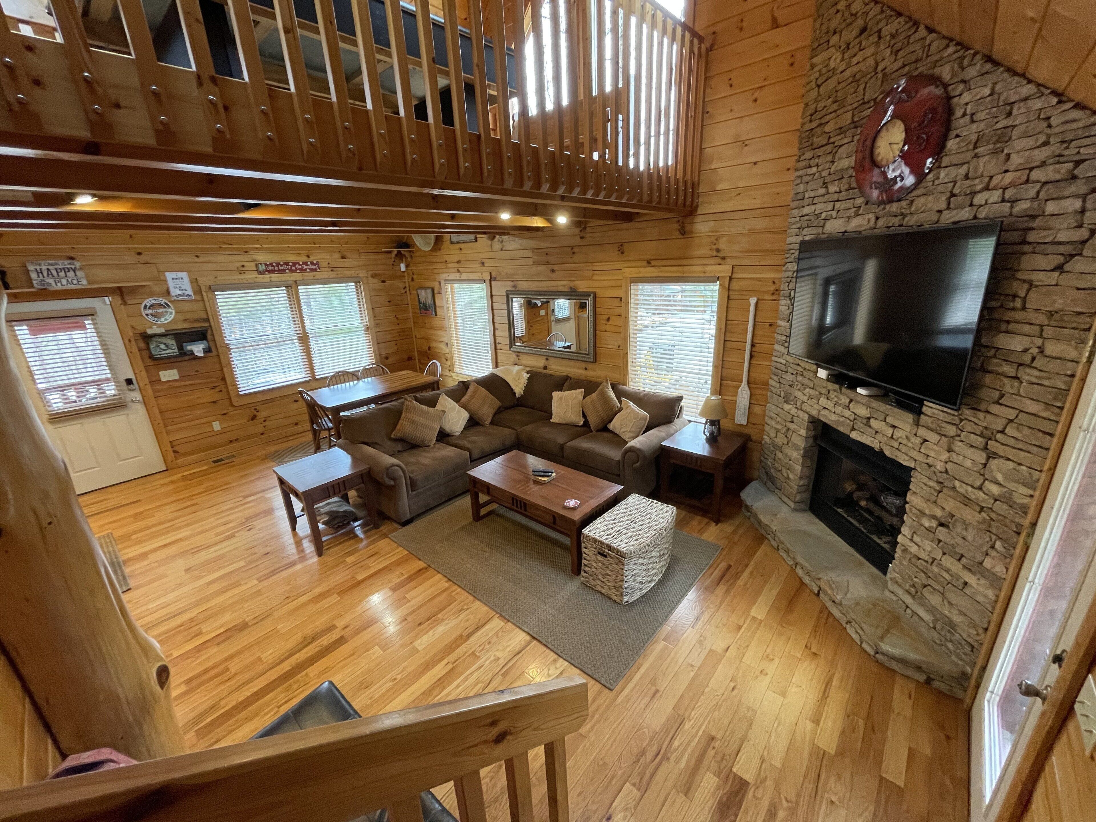Relaxing Log Cabin/wifi/huge Deck/ Hot Tub - Pigeon Forge, TN
