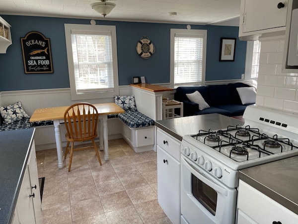 South Chatham Cottage - Walk To Beach In Minutes - Chatham, MA