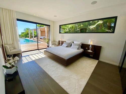 A 720m2 Masterpiece In Mougins-sweeping Views Of The Mediterranean - Mougins