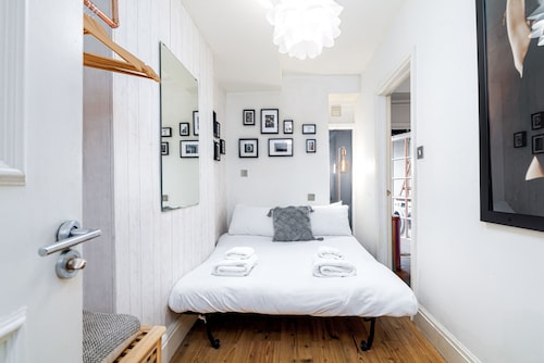 Stylish Space, Comfortable, Quiet + Conservatory - Marylebone
